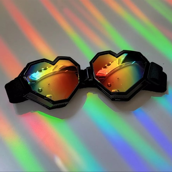 Accessories | Nwt Black Heart Shaped Goggle Sunglasses Oversized ...